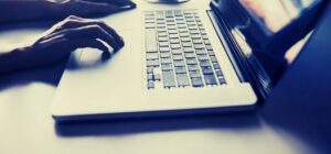 How to Find Out What Kind of Laptop Do I Have? - Gizmos Zone